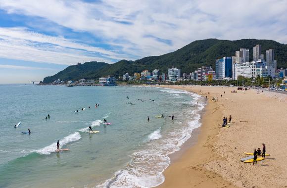 The starting point of Korea’s surfing, Busan Surfing – Busan Tourism Center